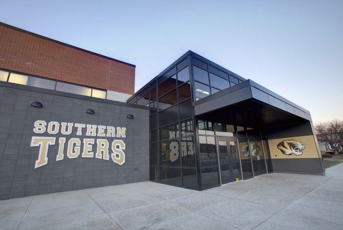 Anti-mask trio charged with criminal trespass at Southern Columbia Area ...